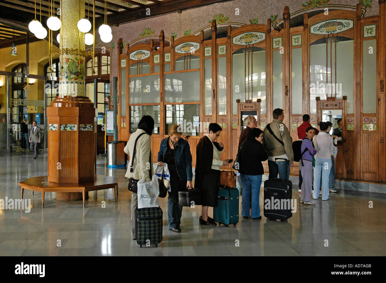 Ticket counters hi-res stock photography and images - Alamy