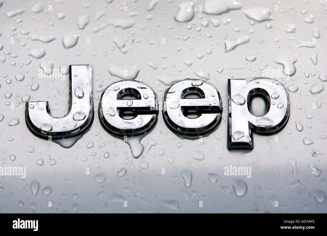 Jeep Logo High Resolution Stock Photography and Images - Alamy