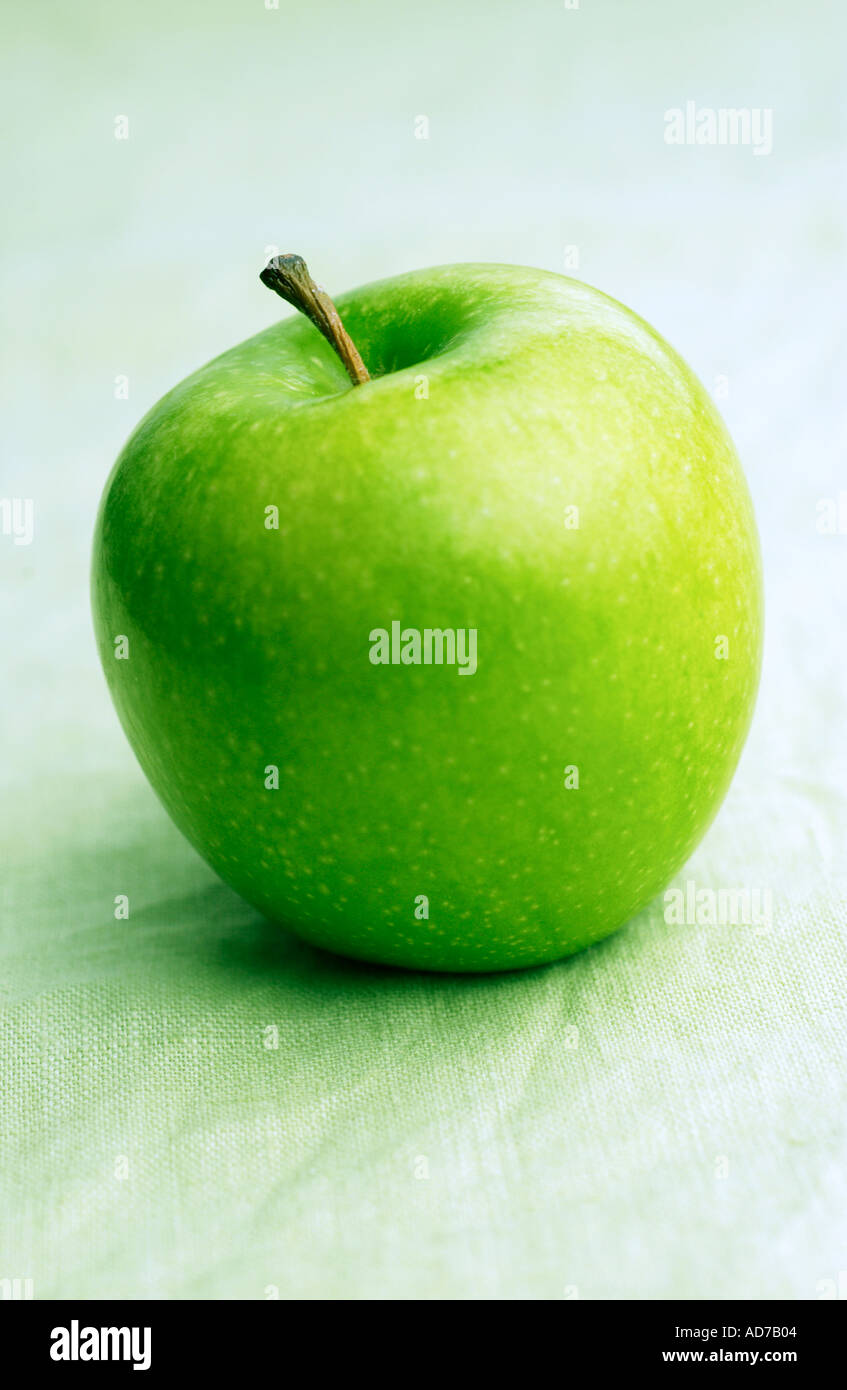 The green apple hi-res stock photography and images - Alamy