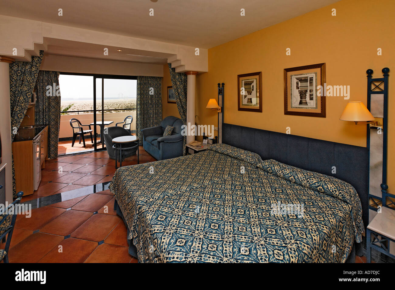 Gorriones hi-res stock photography and images - Alamy