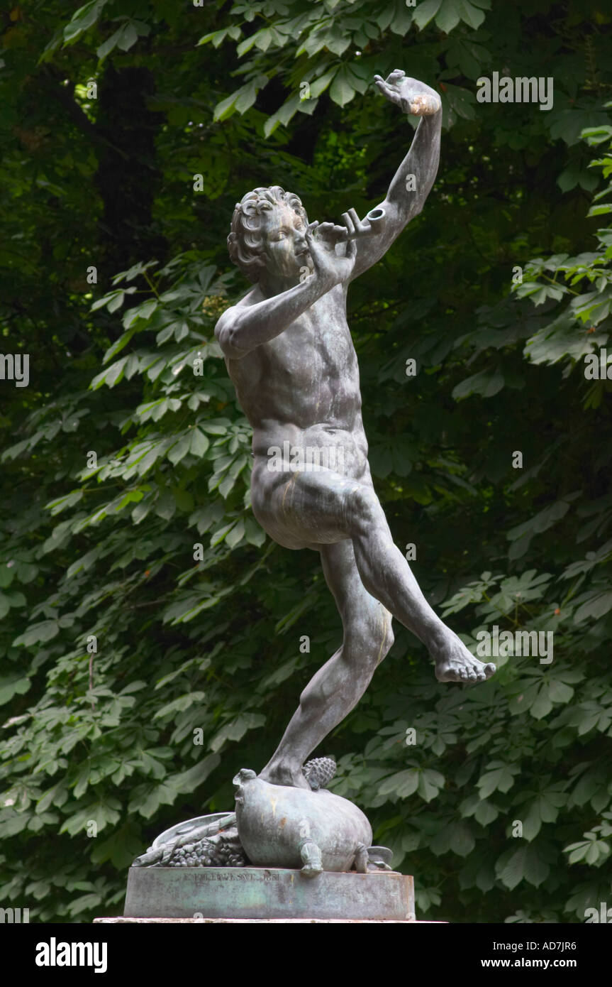 The faune dansant hi-res stock photography and images - Alamy