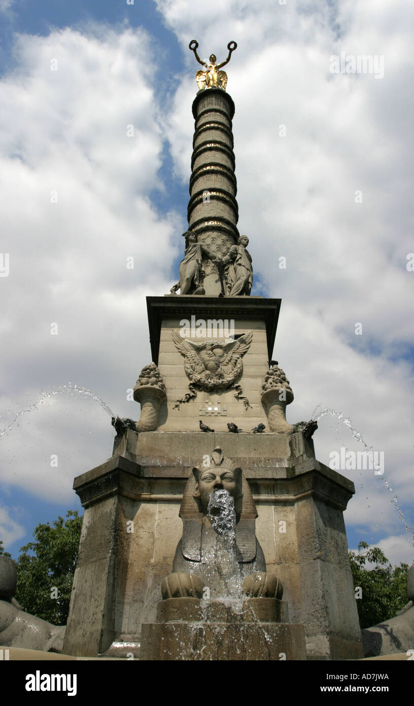 Fontaine du Palmier (Palm Tree Fountain) Place du Châtelet, Paris ...