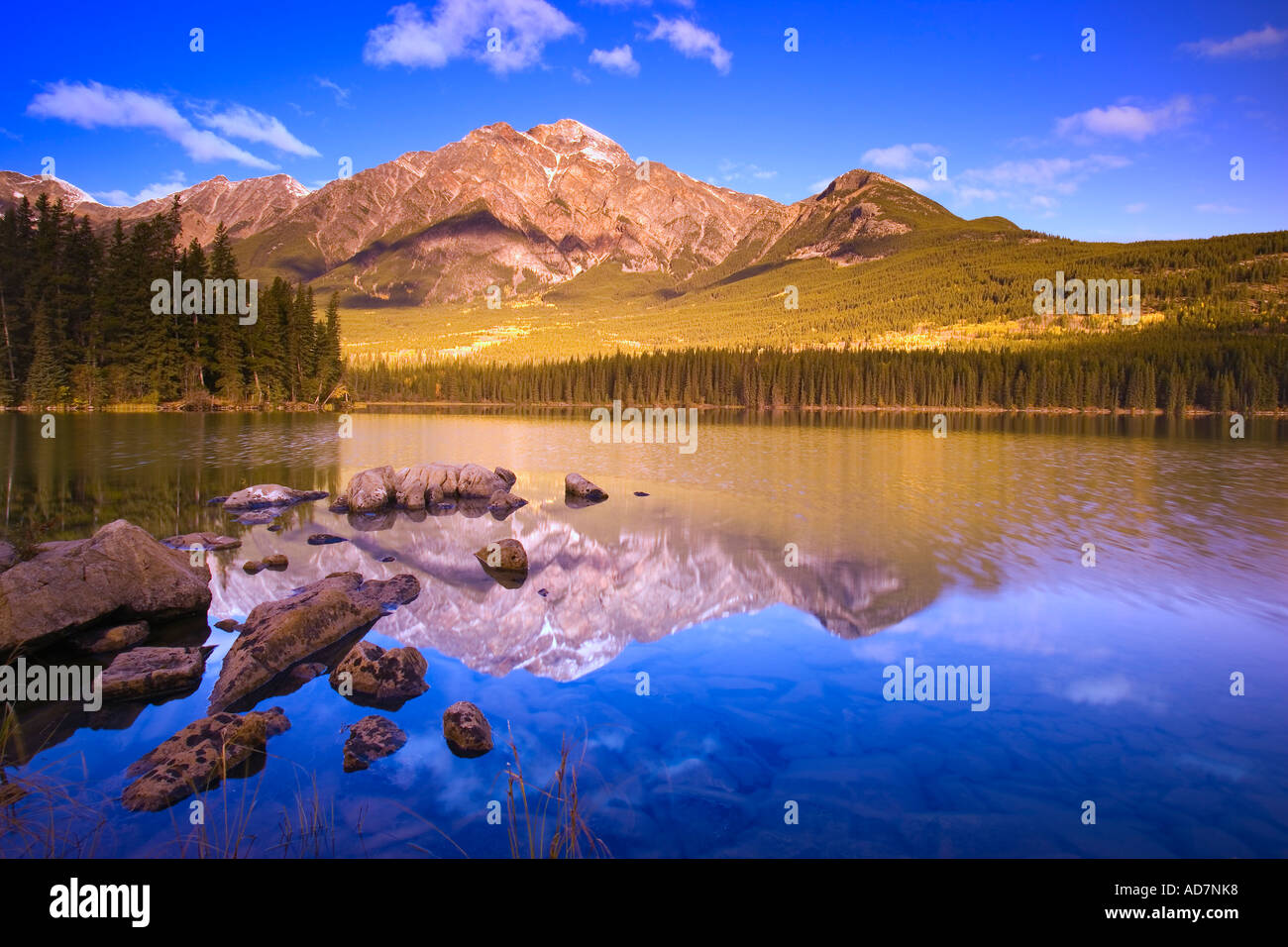 Pyramid Lake, Jasper National Park Stock Photo - Alamy