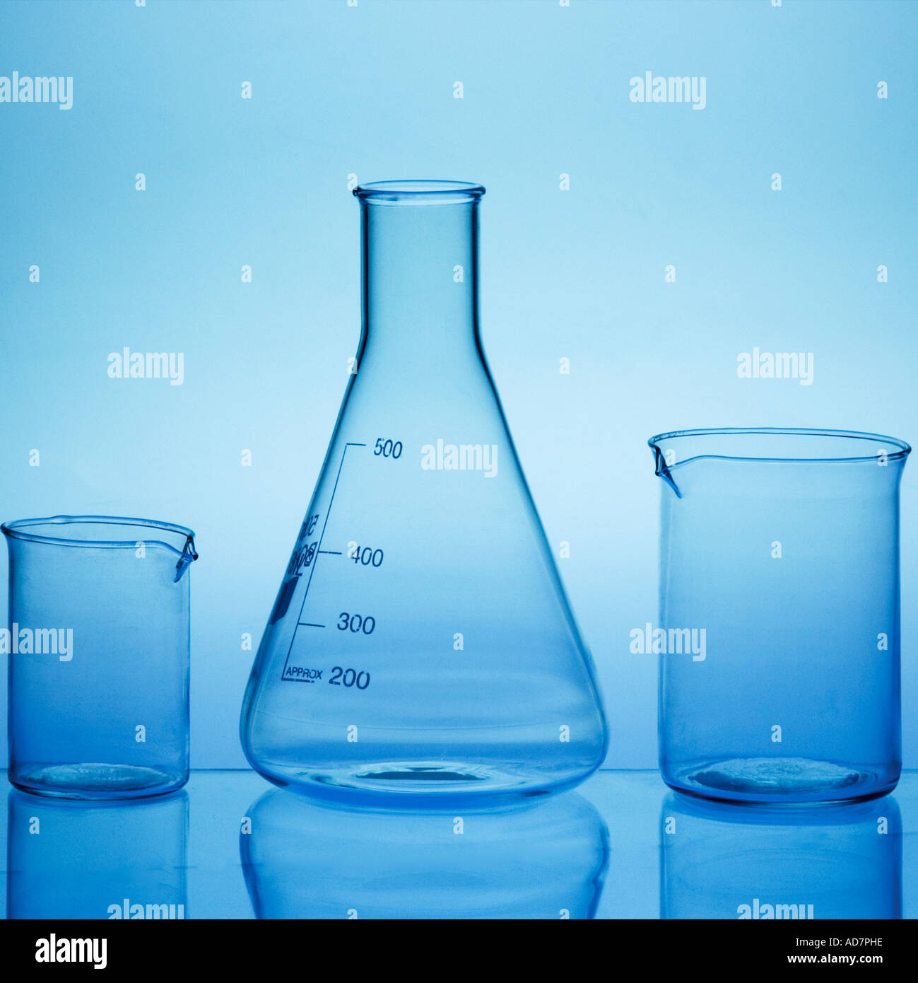 Three beakers hi-res stock photography and images - Alamy