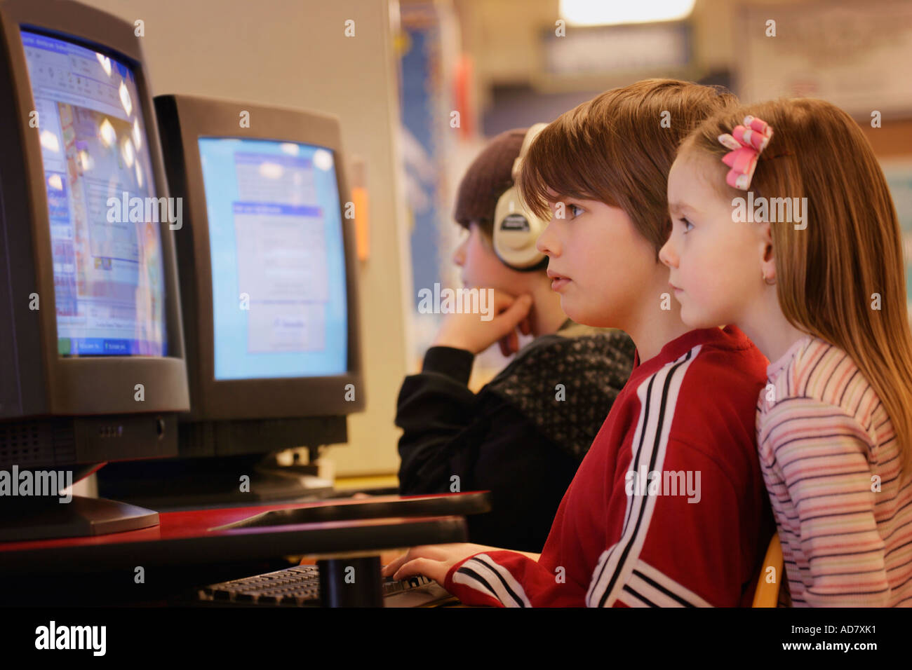 Computer workstation with teen hi-res stock photography and images - Alamy