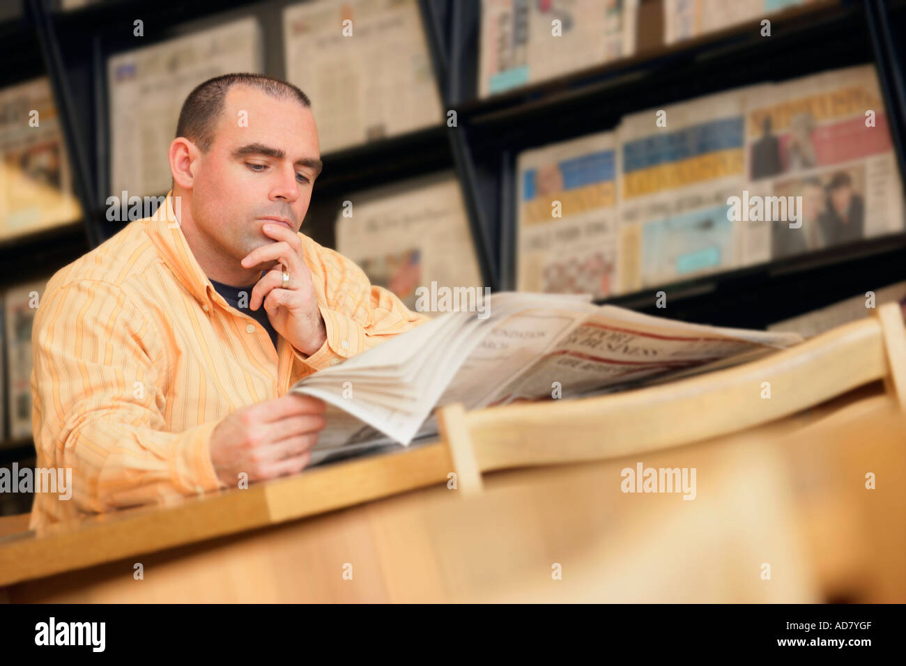 Newspaper library hi-res stock photography and images - Alamy