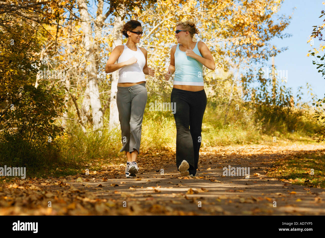 Fall jogging hi-res stock photography and images - Alamy