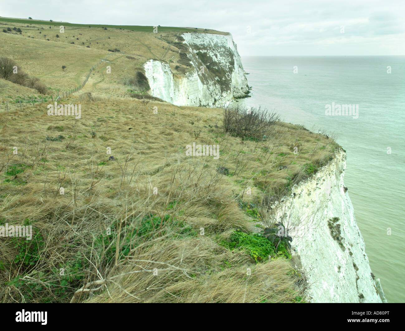 Cliffside of dover hi-res stock photography and images - Alamy