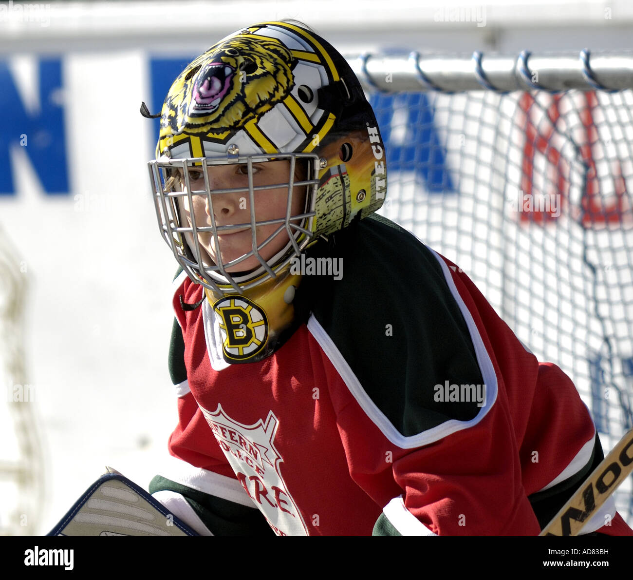 Hockey goalie mask hi-res stock photography and images - Alamy