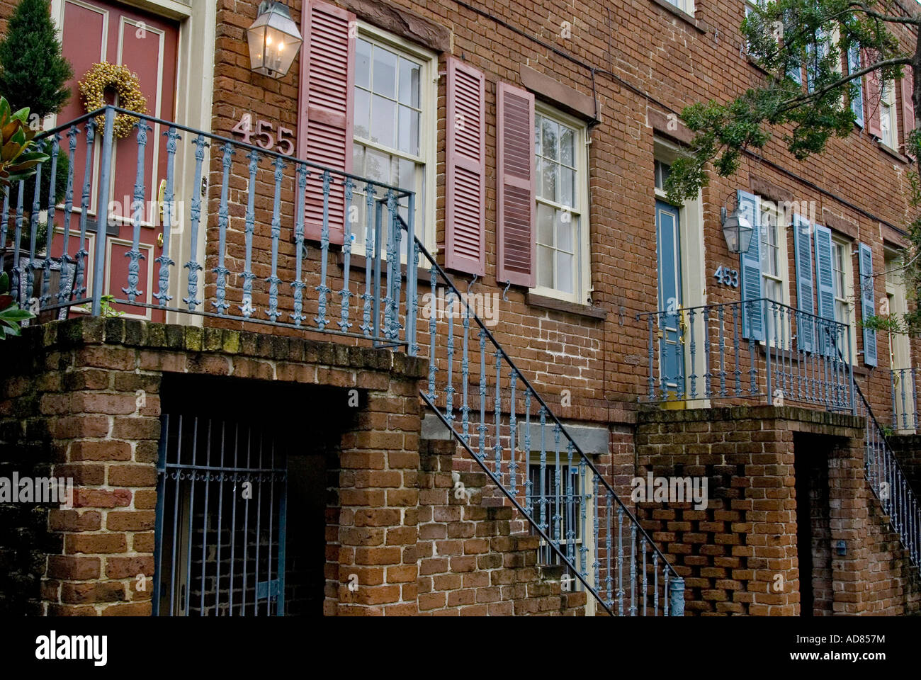 Row houses hi-res stock photography and images - Alamy