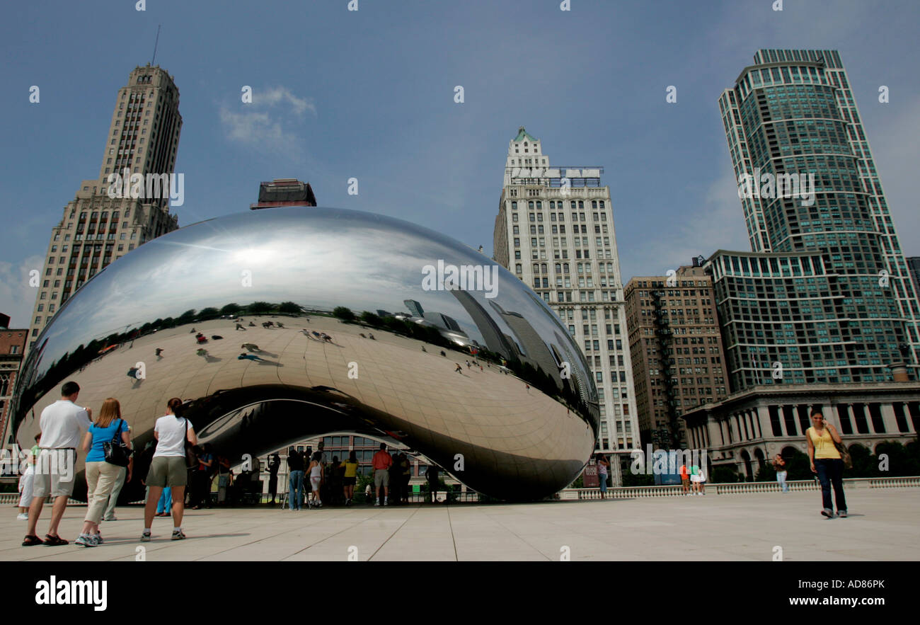 Chicago The Loop Kapoor Sculpture Stock Photo - Alamy