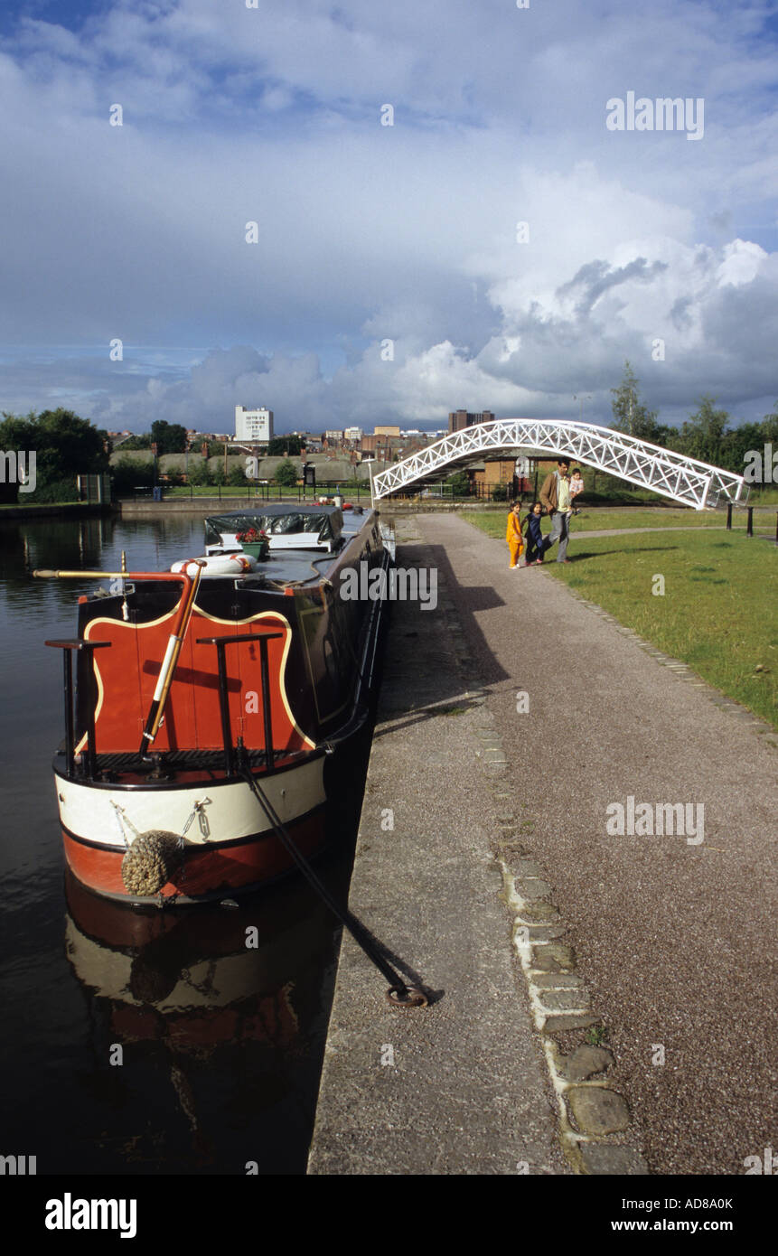 Stoke on trent canal hi-res stock photography and images - Alamy
