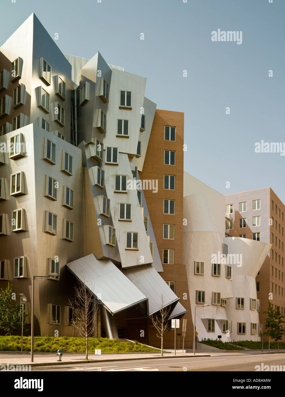 The Ray and Maria Stata Center for Computer, Information, and ...