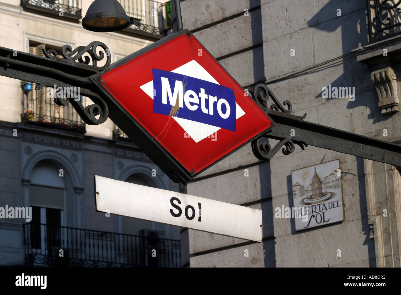 Metro sign Sol station Stock Photo - Alamy