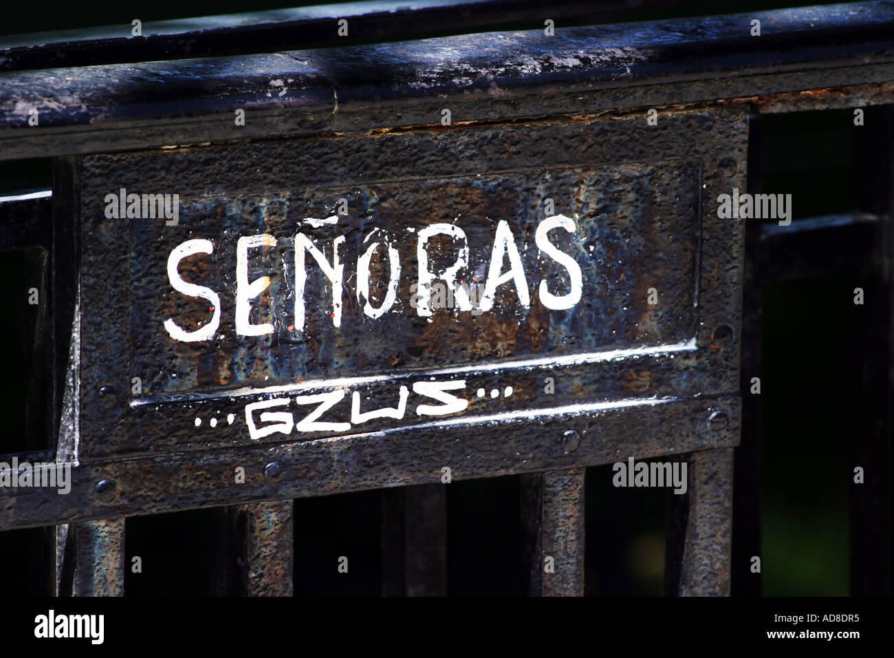 Senoras hi-res stock photography and images - Alamy