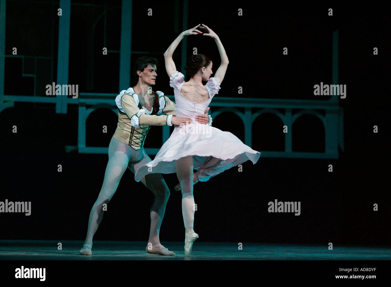 Romeo juliet stage hi-res stock photography and images - Alamy