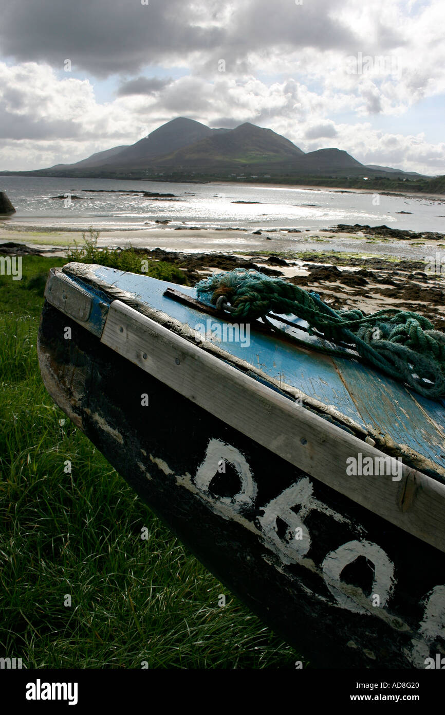 Irish currach boat hi-res stock photography and images - Alamy