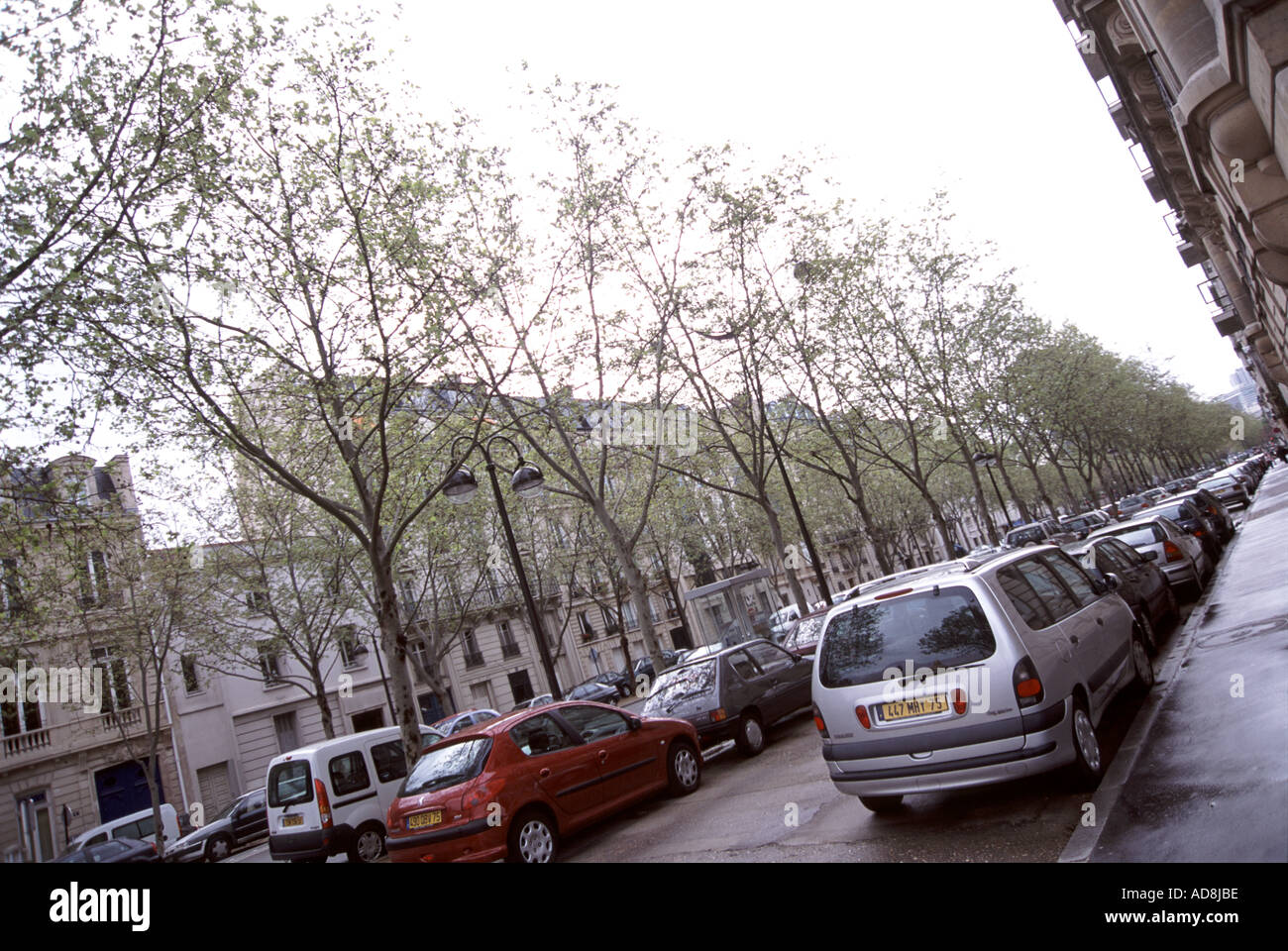 Paris rows houses hi-res stock photography and images - Alamy