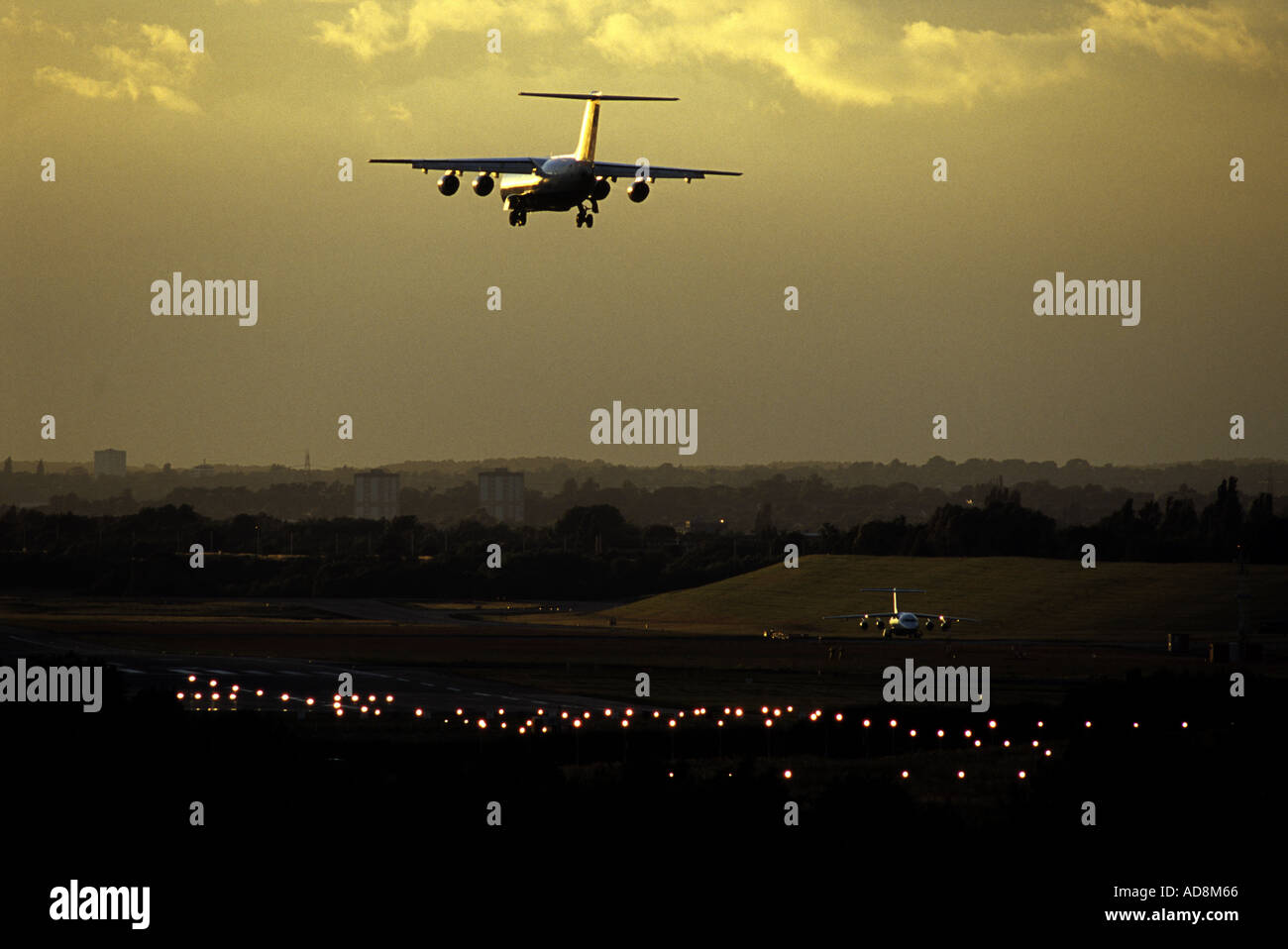 Landing approach approaching provincial passenger hi-res stock ...