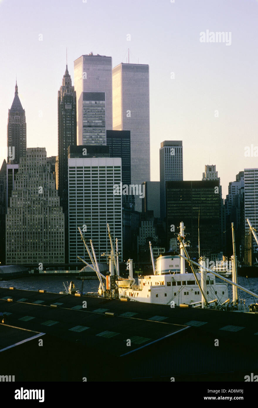 World trade center twin towers 1970s hi-res stock photography and ...