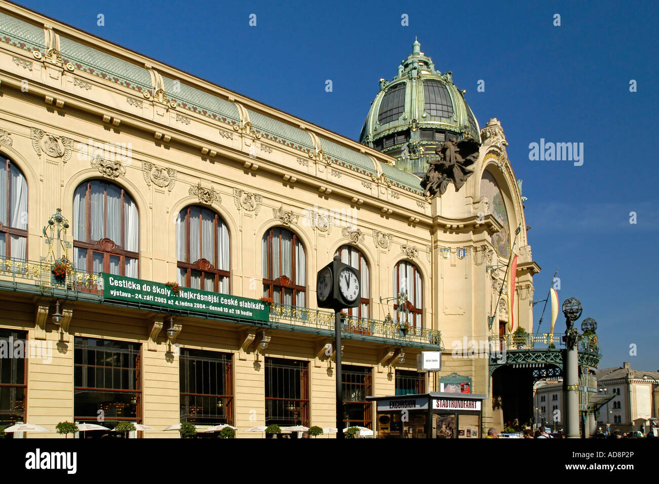 Opera House Prague Czech Republic Stock Photo - Alamy