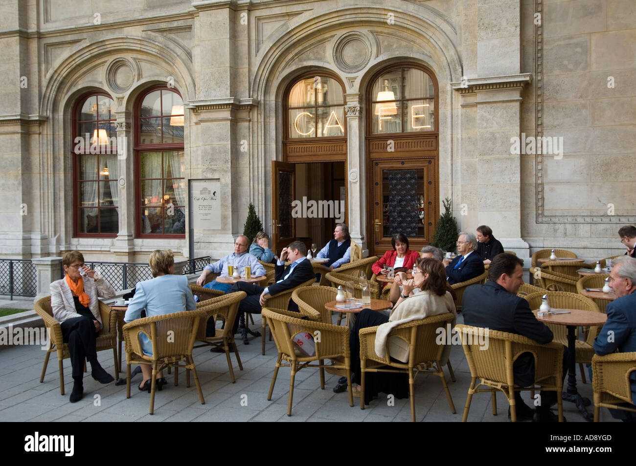 Cafe opera house vienna hi-res stock photography and images - Alamy