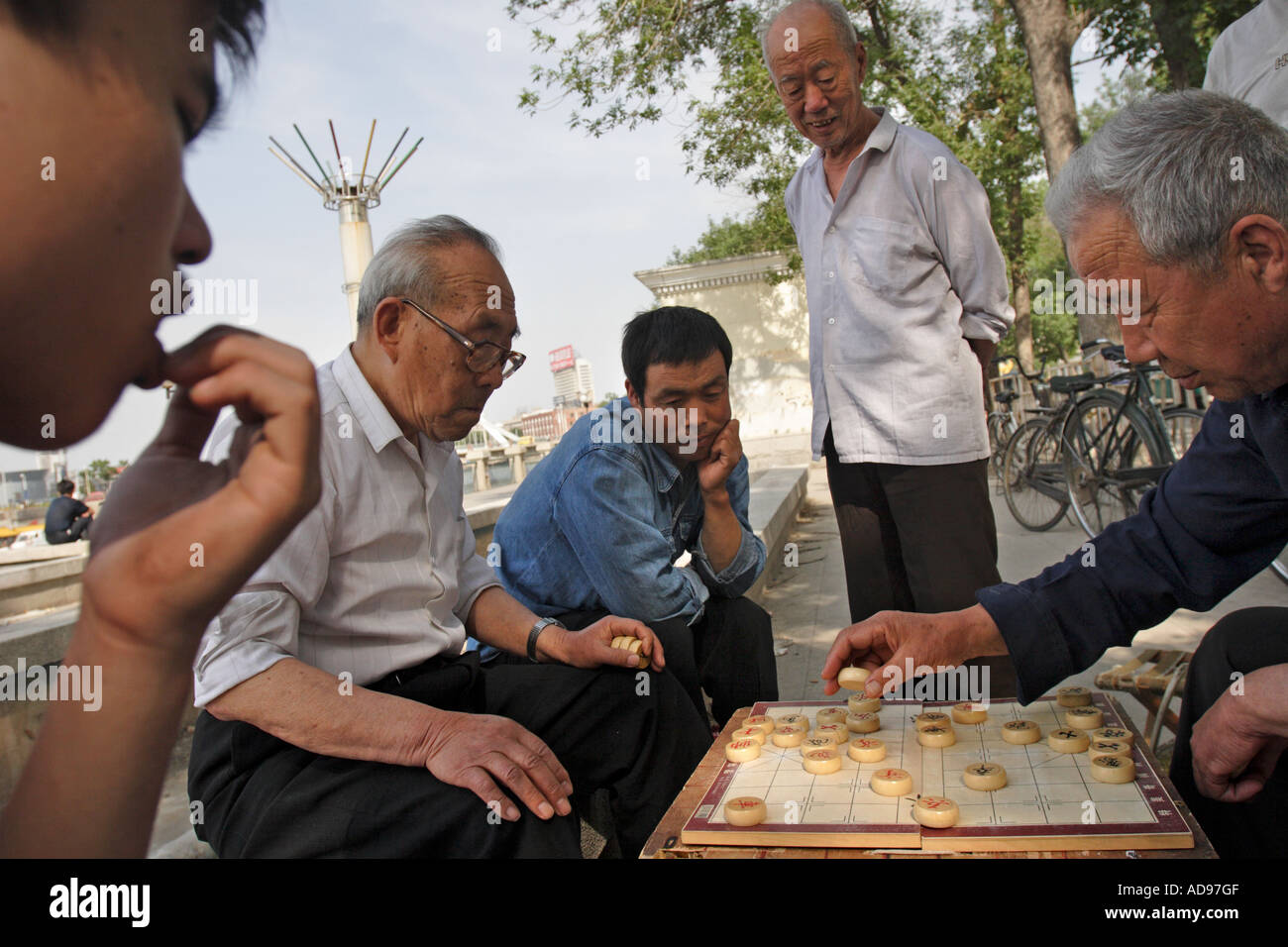 Elderly chinese board game hi-res stock photography and images - Alamy