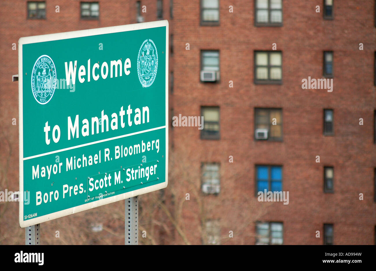 Welcome to Manhattan sign, New York City, USA Stock Photo - Alamy