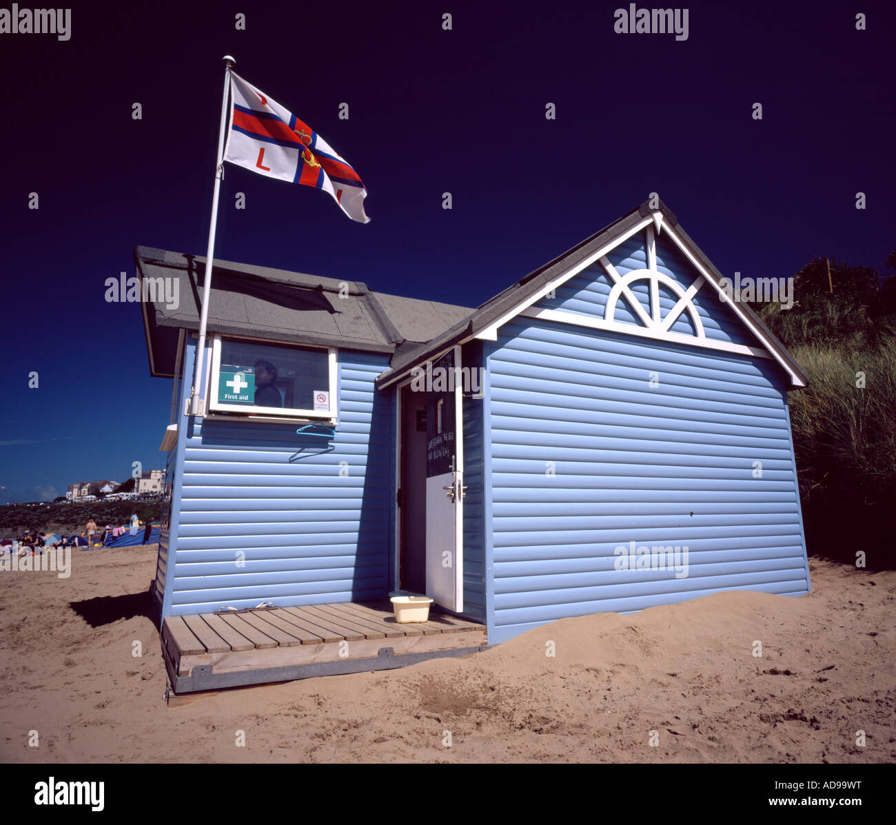 RNLI lifeguards hut, Woolacombe Bay, North Devon, England, UK Stock ...