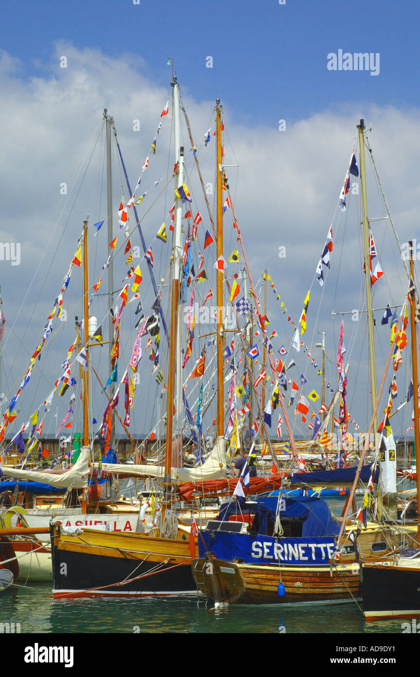 Flags yachts hi-res stock photography and images - Alamy