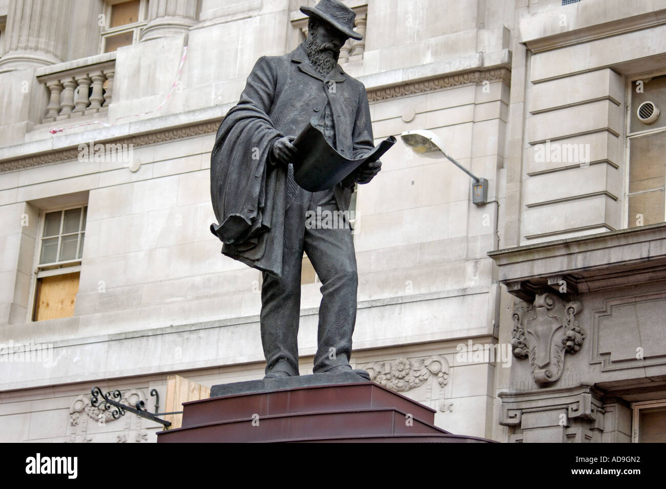 James henry greathead statue hi-res stock photography and images - Alamy