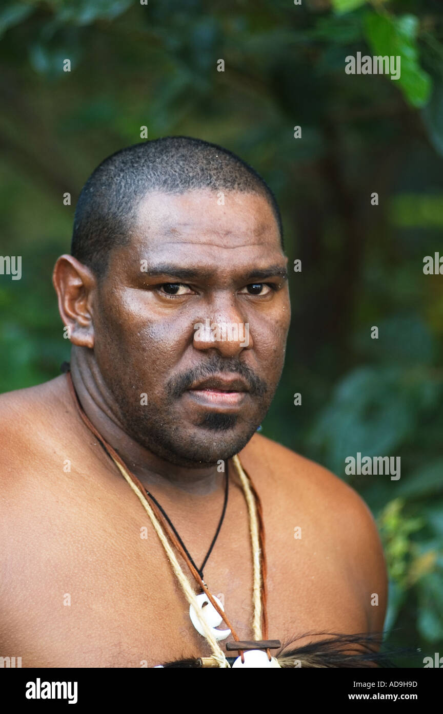 Handsome young Torres Strait islander dancer Stock Photo - Alamy
