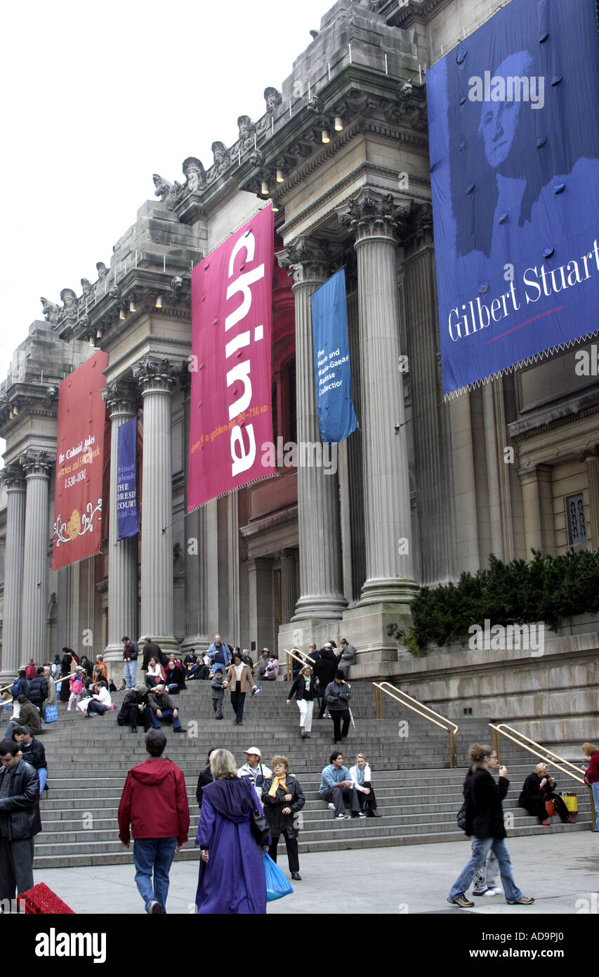Front of the Metropolitan Museum of Art Manhattan New York Stock Photo ...