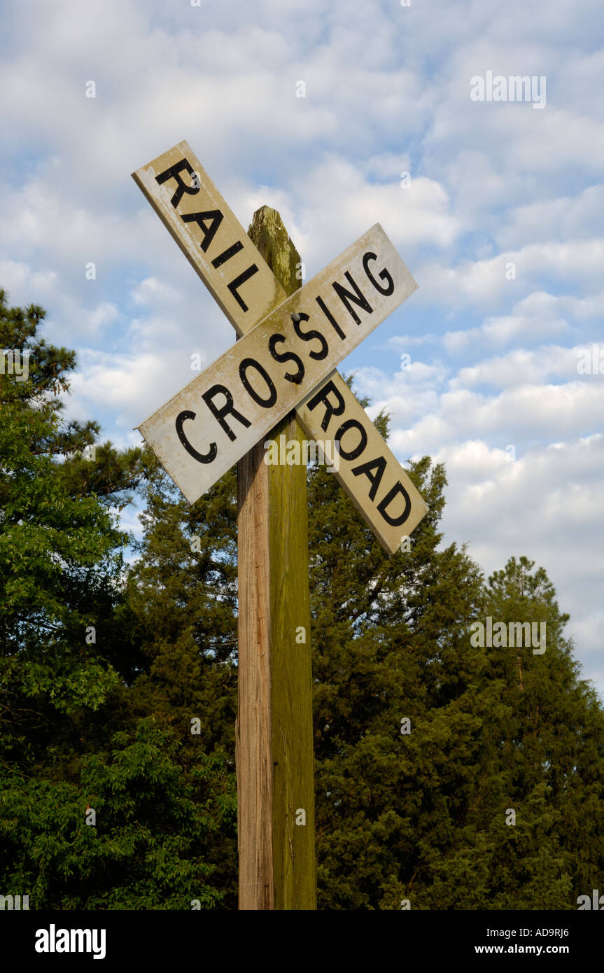 Wood railroad crossing hi-res stock photography and images - Alamy