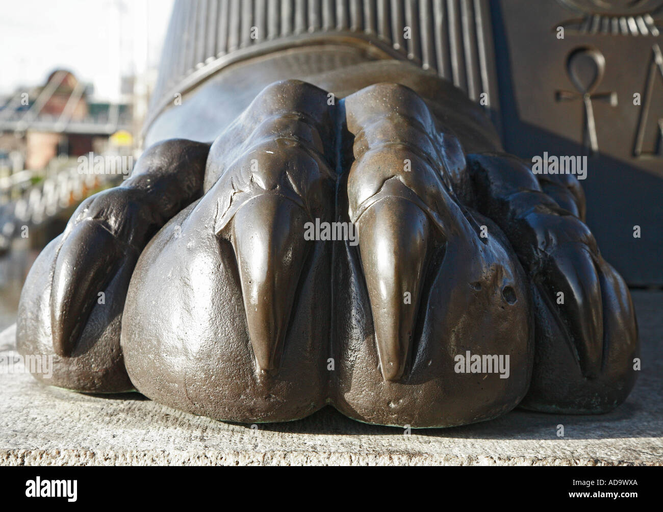 Sphinx london thames sculpture hi-res stock photography and images - Alamy
