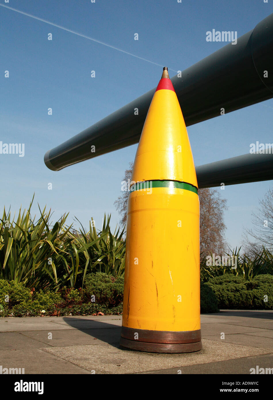 15 inch guns hi-res stock photography and images - Alamy