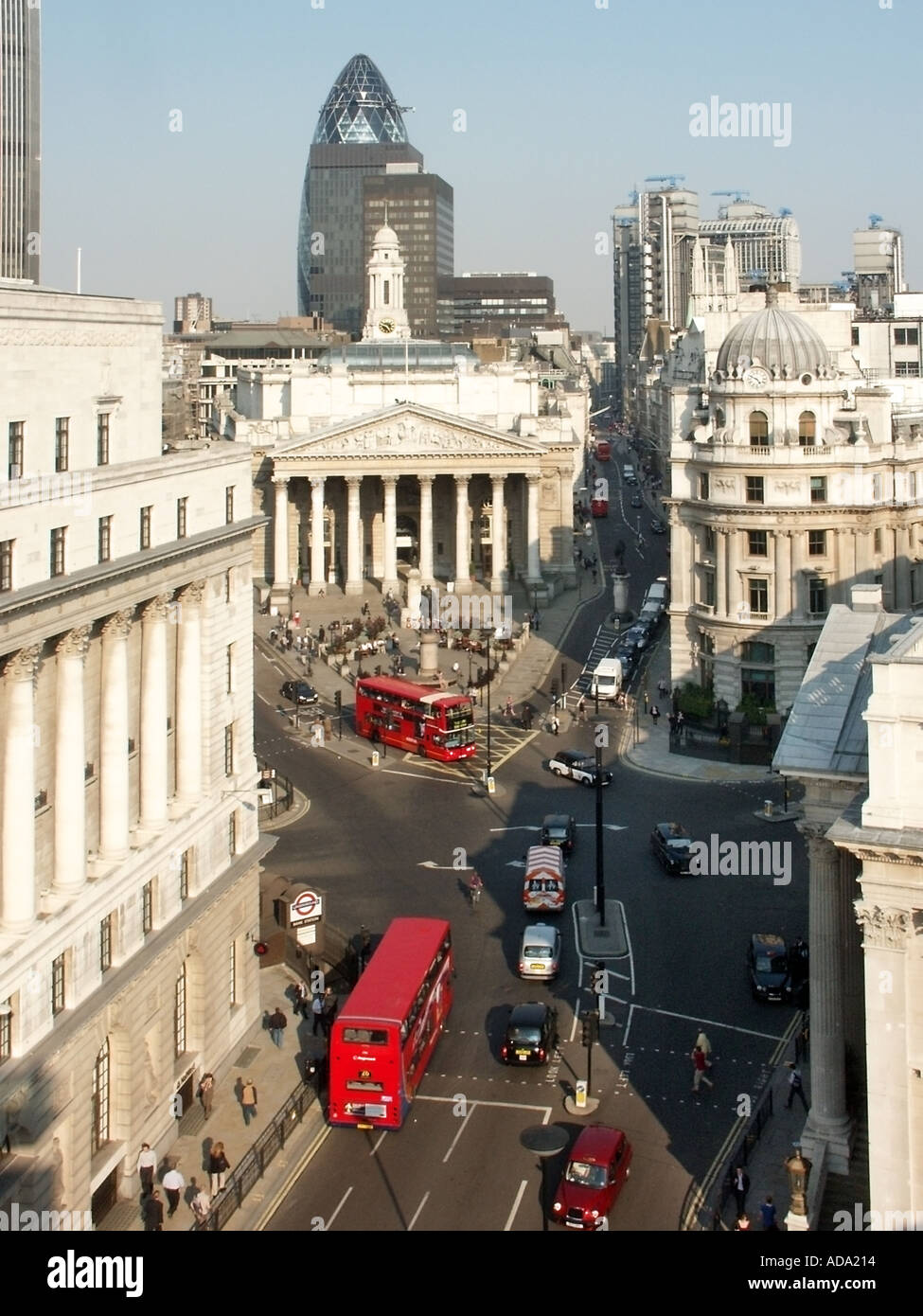 Junction country road markings hi-res stock photography and images - Alamy