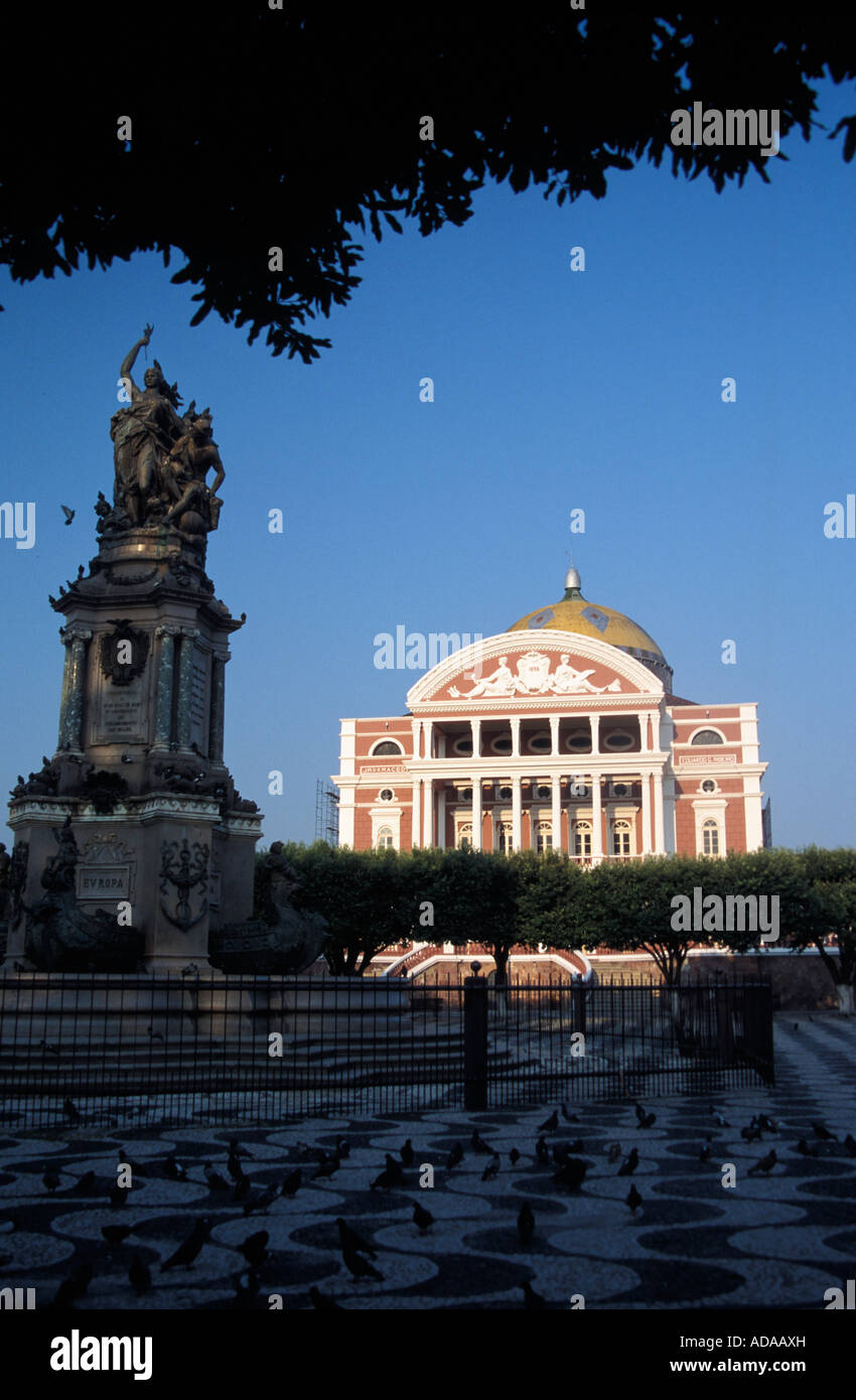 Teatro oper hi-res stock photography and images - Alamy