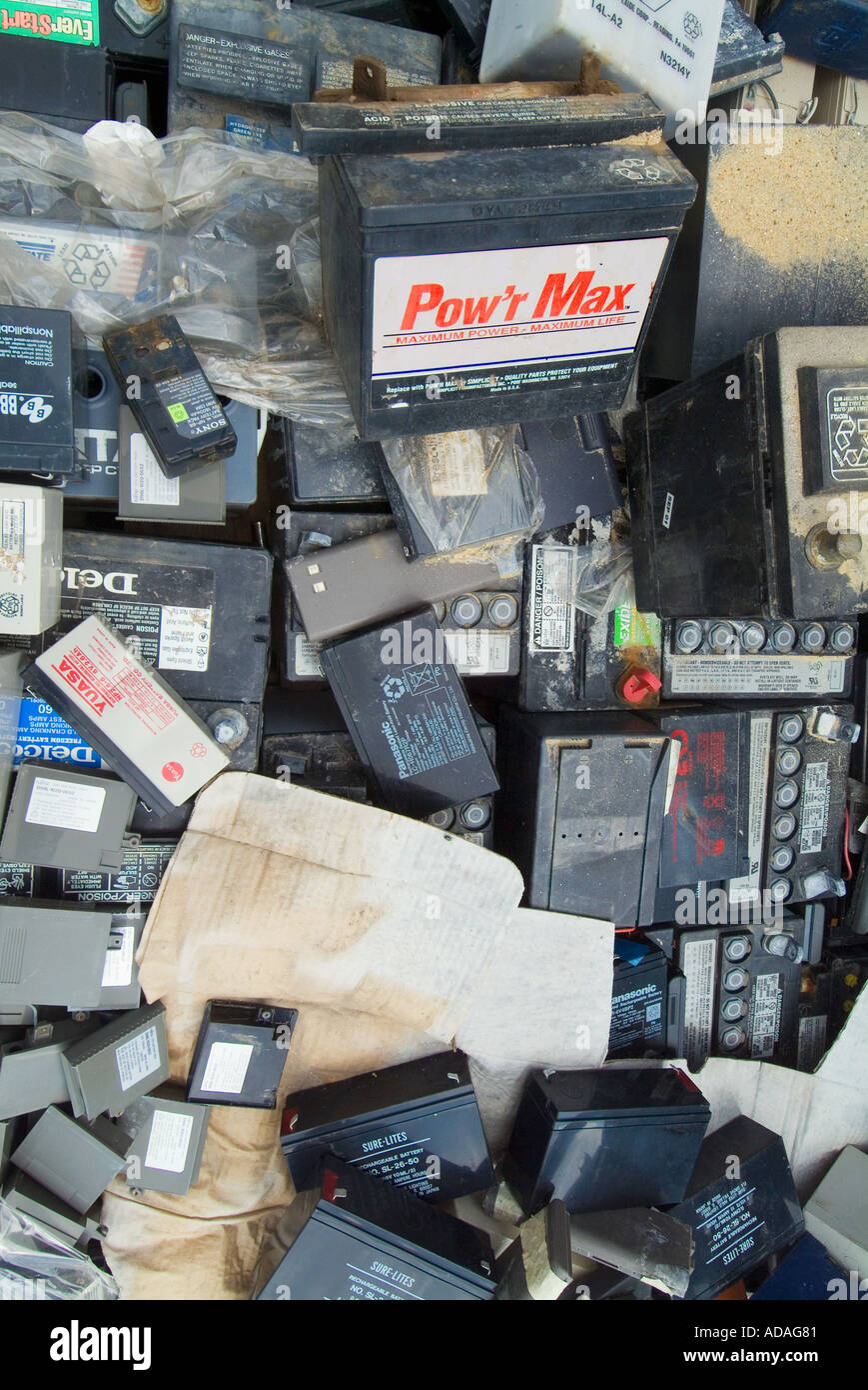 Car batteries recycle hi-res stock photography and images - Alamy
