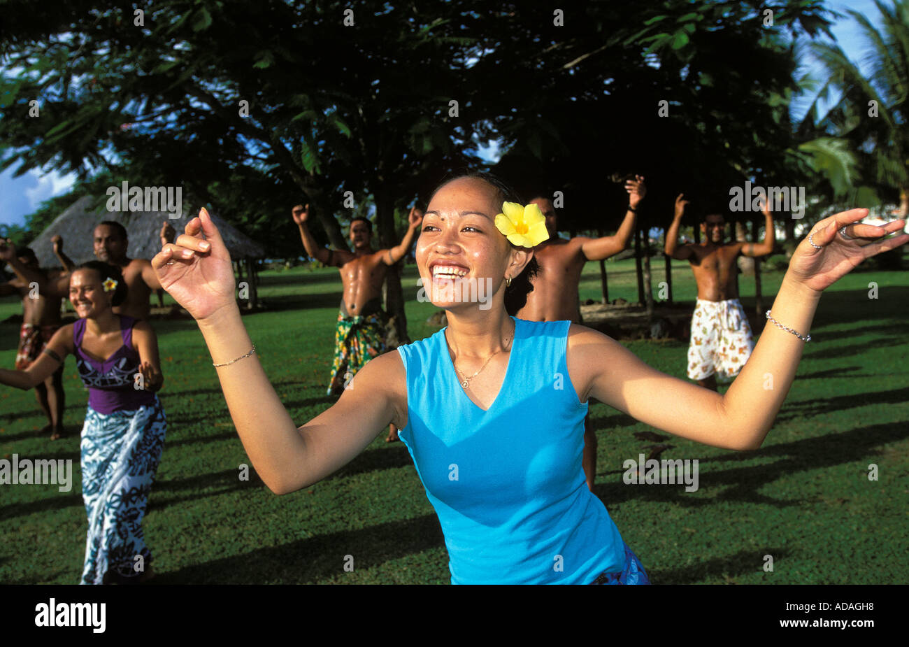 Samoa traditional dance Stock Photo - Alamy