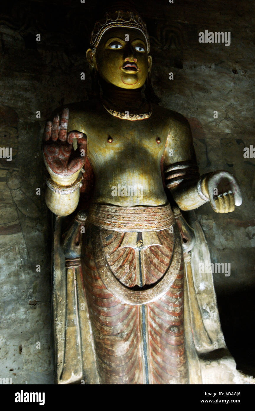 Buddha statue inside temple hi-res stock photography and images - Alamy
