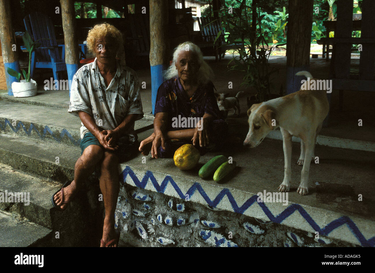 Samoan family hi-res stock photography and images - Alamy