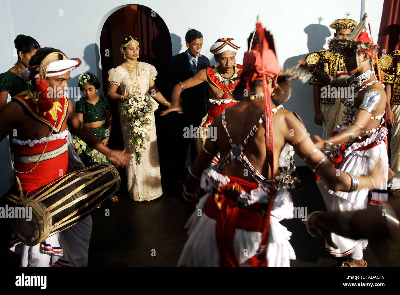 Wedding kandy sri lanka hi-res stock photography and images - Alamy