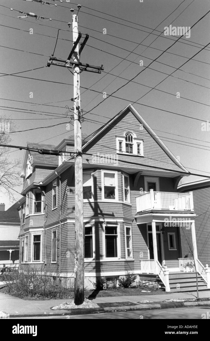 Traditional canadian house Black and White Stock Photos & Images - Alamy