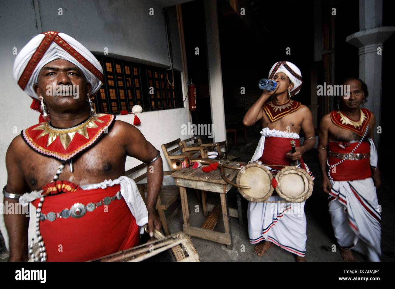 Kandy traditional dancers backstage in the Kandyan cultural centre ...