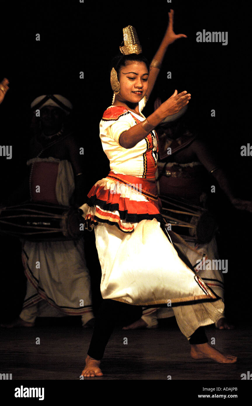 Kandy dance show of traditional dancers in the Kandyan cultural centre ...