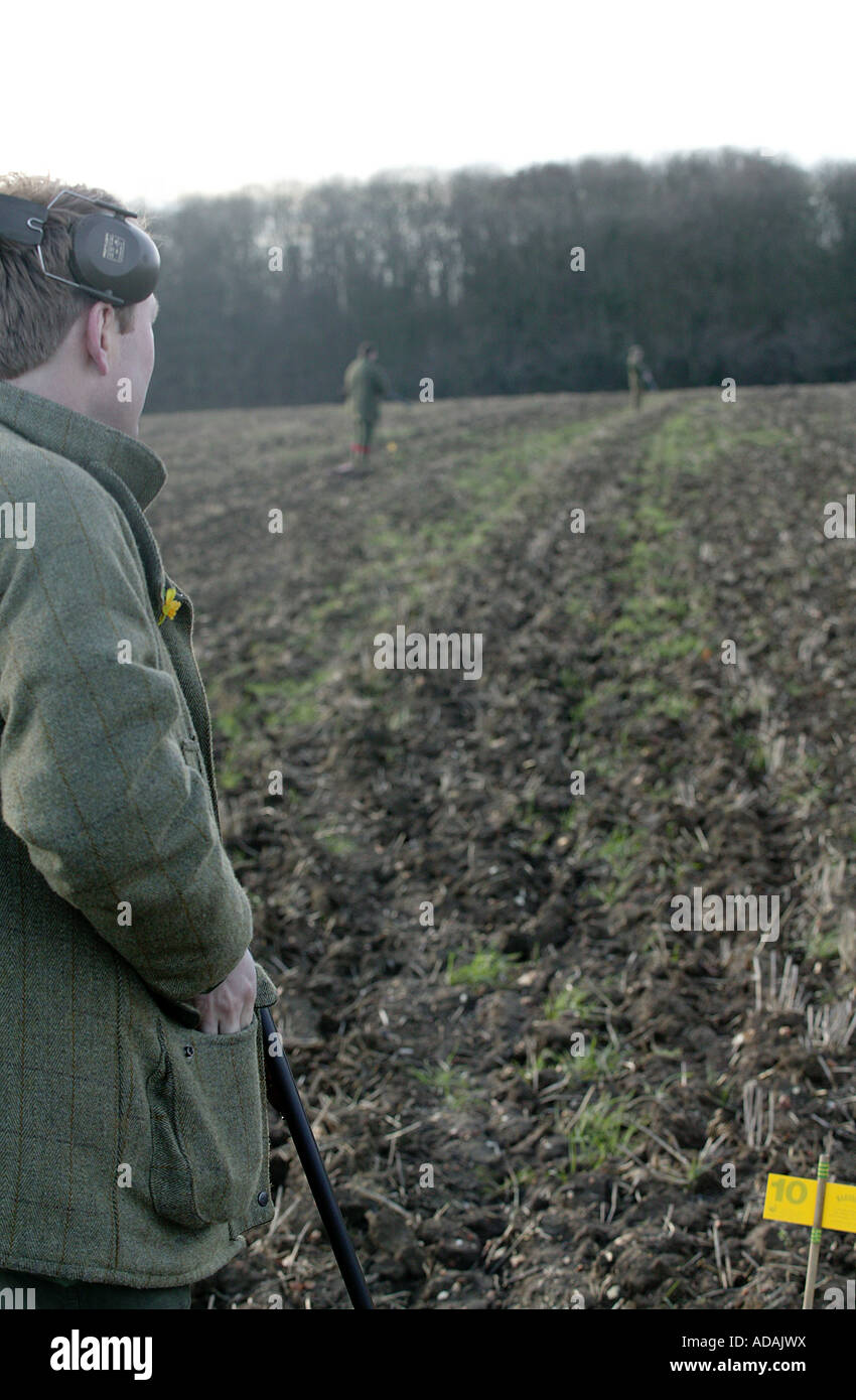 Man shooting pheasants hi-res stock photography and images - Alamy
