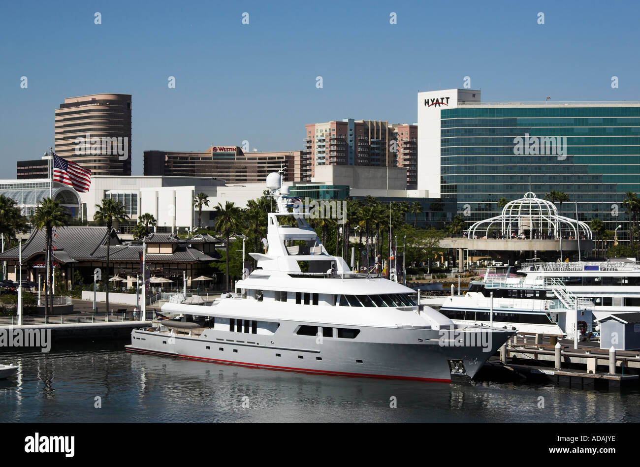 Rainbow harbor long beach ca hi-res stock photography and images - Alamy