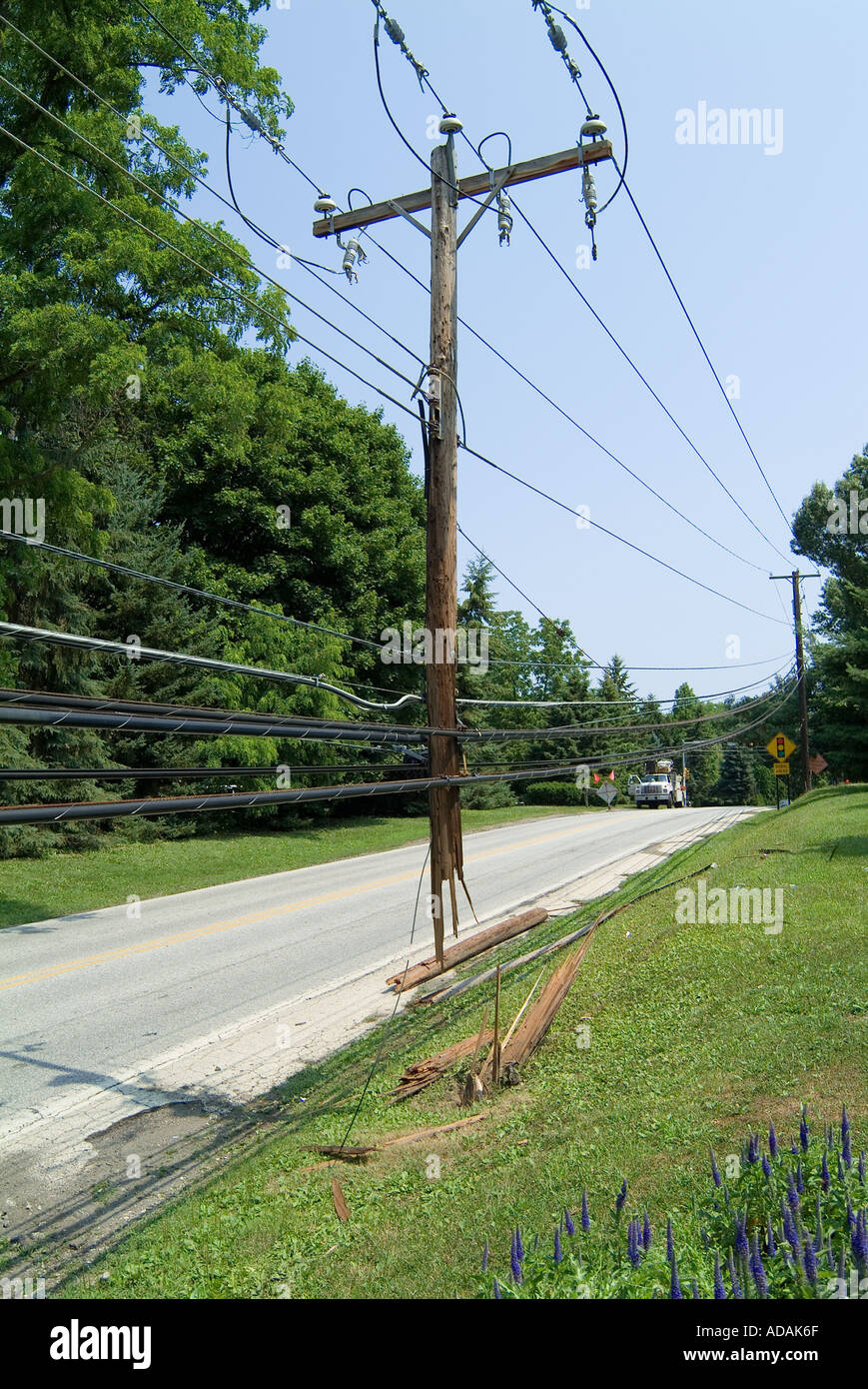 Broken utility pole hi-res stock photography and images - Alamy