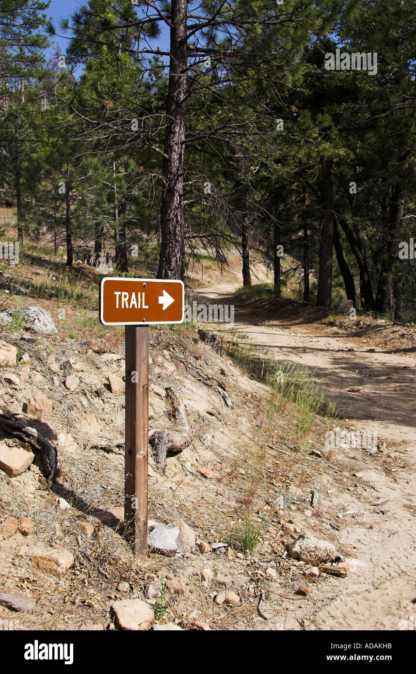 A hiking trail sign, San Bernardino National Forest, California, USA ...